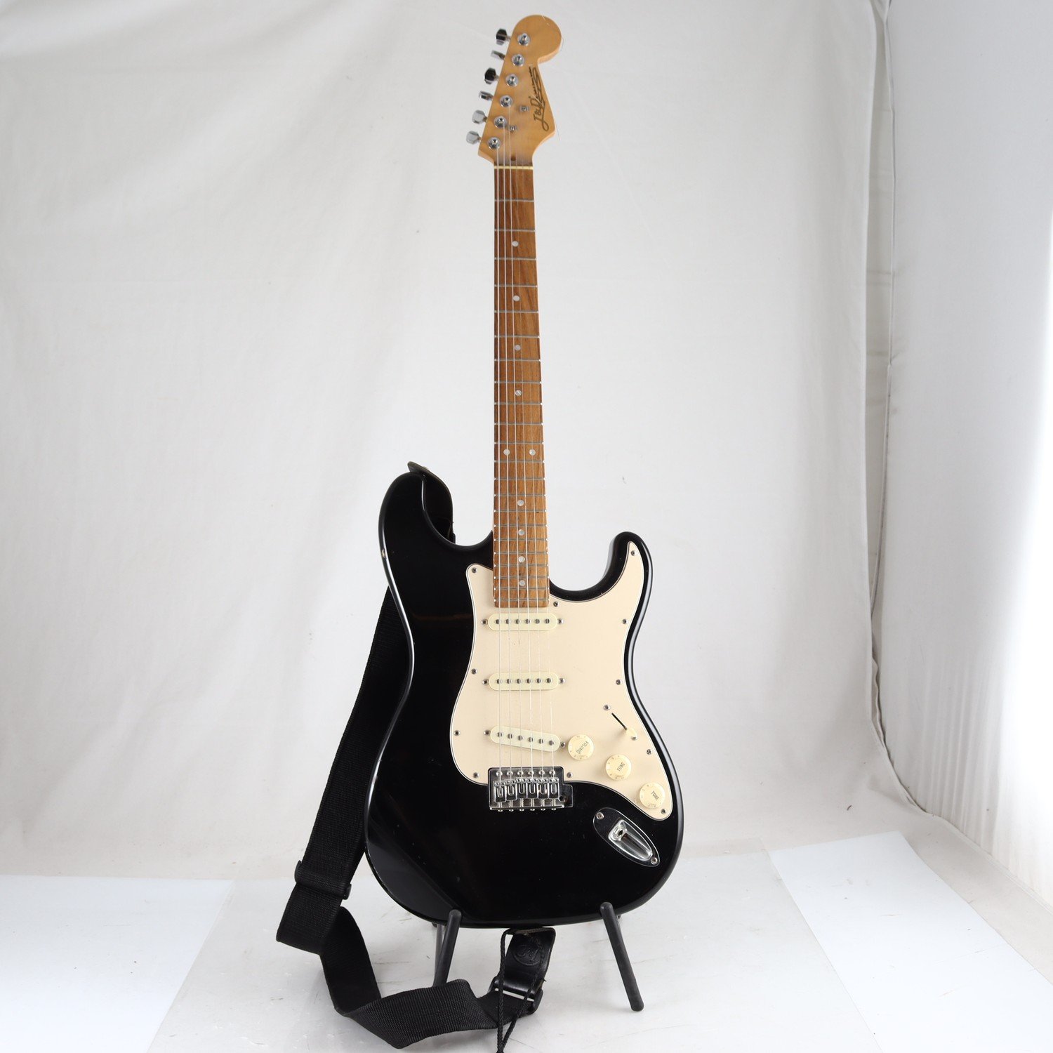 Gitarrer second hand - Köp gitarr och tillbehör begagnat - Myrorna