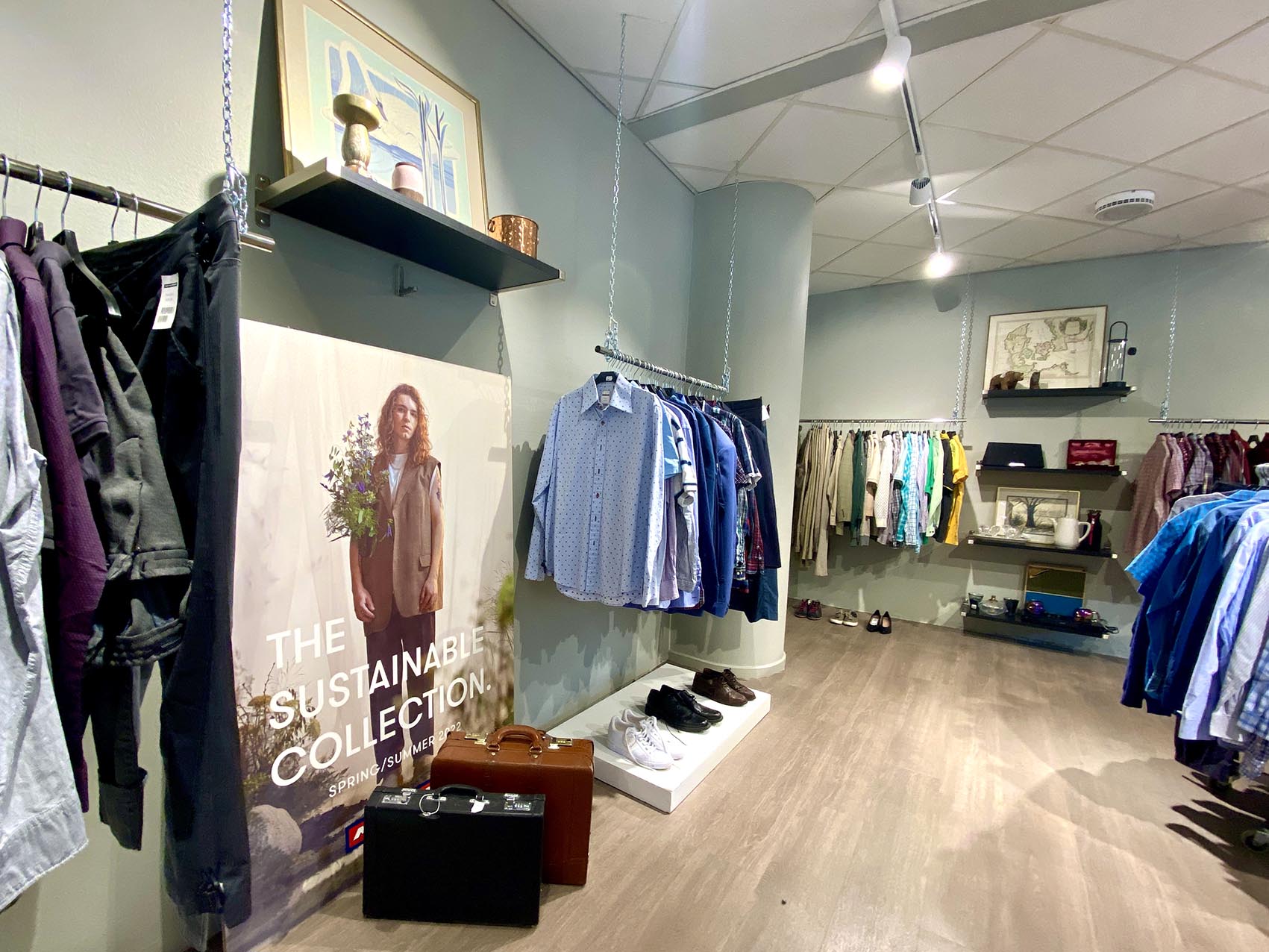 Second hand på Myrorna - Kläder och inredning från kända varumärken