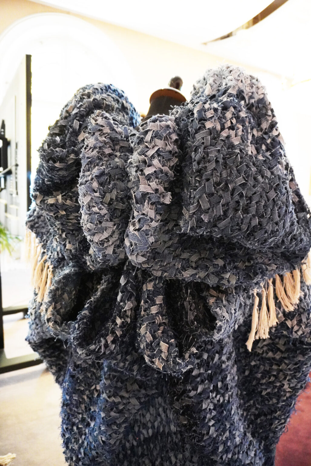 Årets wow på ELLE-galan: Alice Bah Kuhnkes klänning gjord av massor av ...