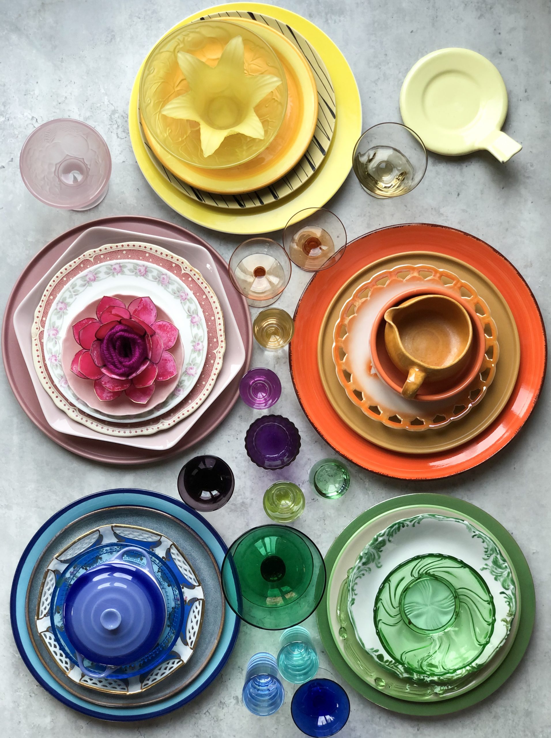 Pigga upp påskdukningen i härligt påskiga färger. | Myrorna