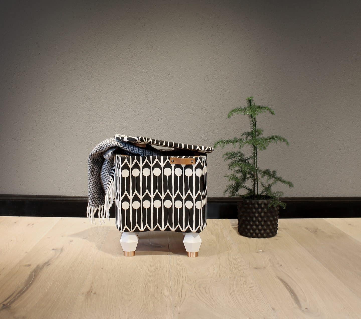 DIY - Så gör du om en dammig pall till nordisk design | Myrorna